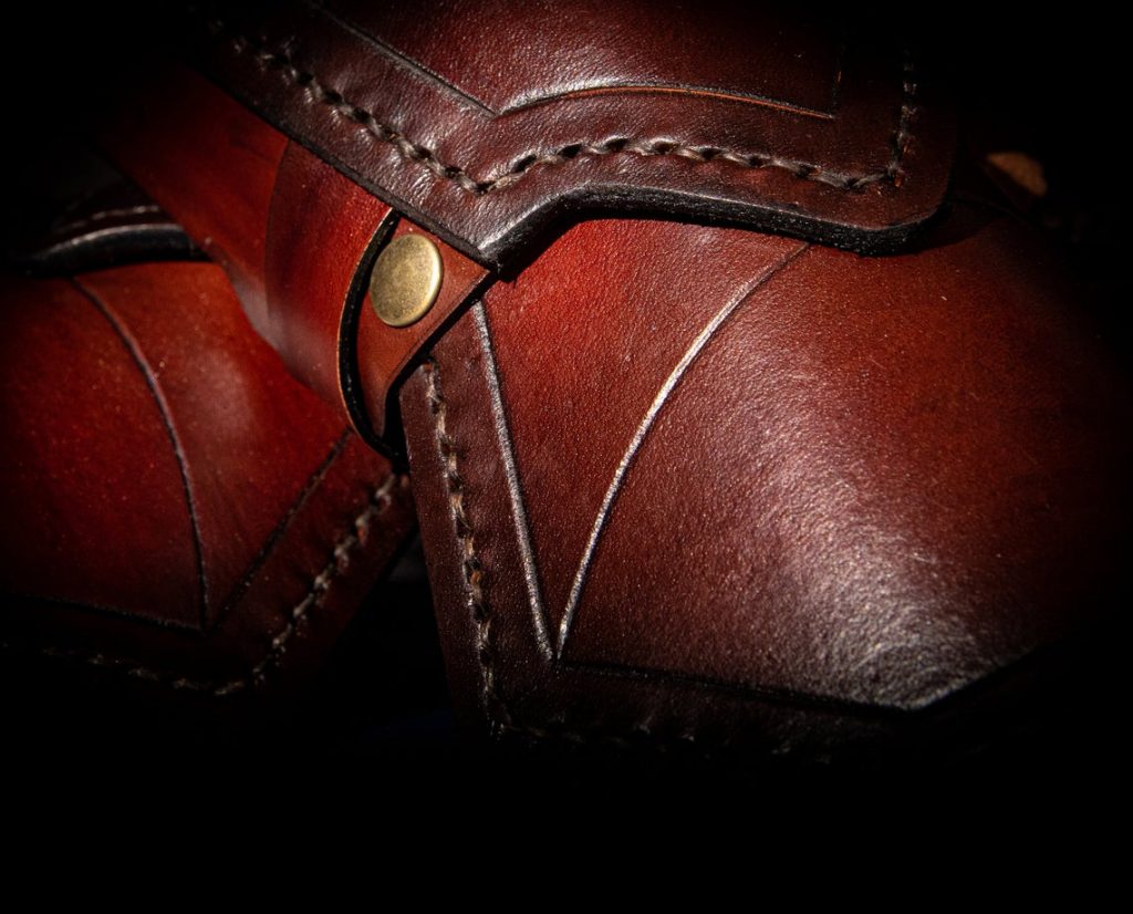 JEDI SITH ACOLYTE Leather Gauntlets - Unleash Your Inner Force - Mag ...