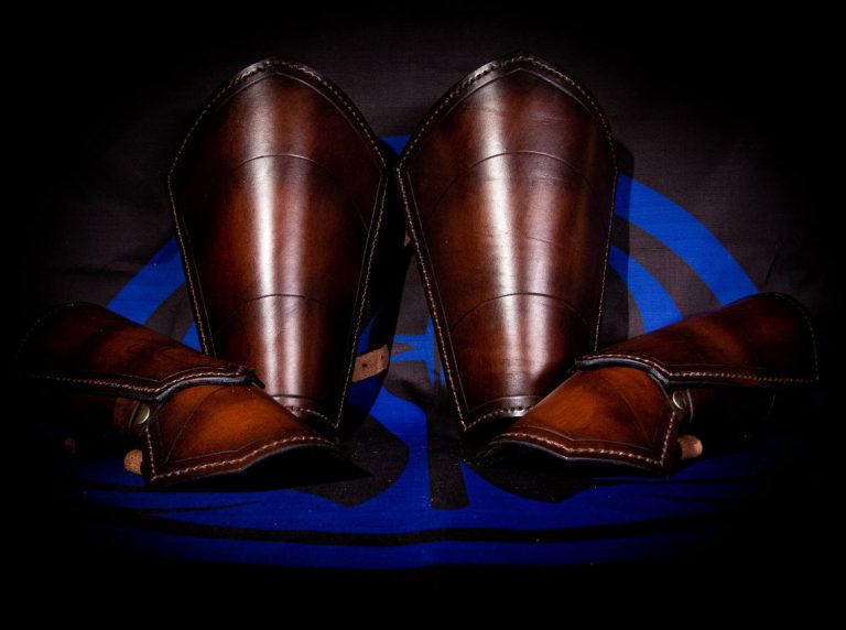 JEDI SITH ACOLYTE Leather Gauntlets - Unleash Your Inner Force - Mag ...